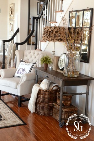 9 Cozy Fixer Upper Style Entryways | Yesterday on Tuesday